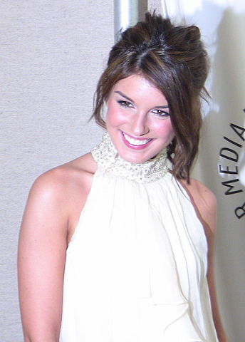 Shenae Grimes Bio Age Height Weight Measurements Bra Size